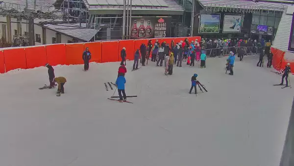 Kamera Solina Grupa PKL - widok z dolnej stacji kolei gondolowej